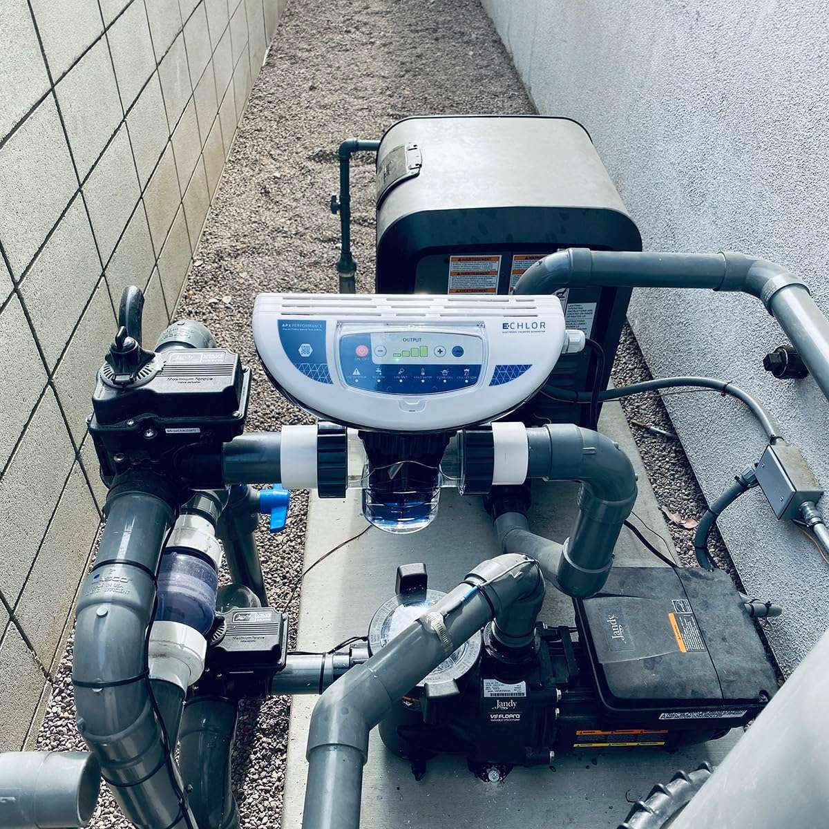 E-CHLOR Plug-in Salt Chlorine Generator for Pools up to 32,000